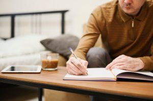 Cara Menulis Buku dengan Cepat dan Efektif - Blog Buku